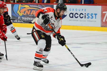 Alexandre Tremblay donne la victoire à l’Assurancia en prolongation - SEMIPRO MAGAZINE : SEMIPRO ...