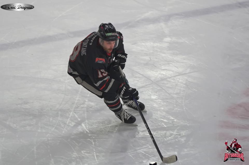 Signature majeure du REEQ Isolation - Semipro Magazine